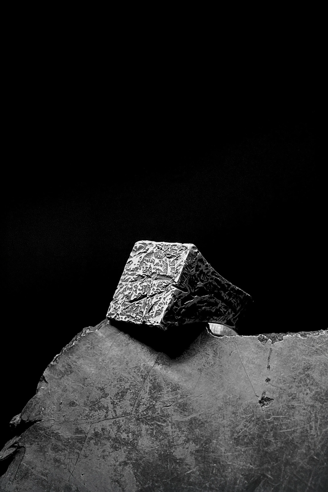 Workshop | Anvil - Srebrny Sygnet Kowadło 925 | Morgan & Ness